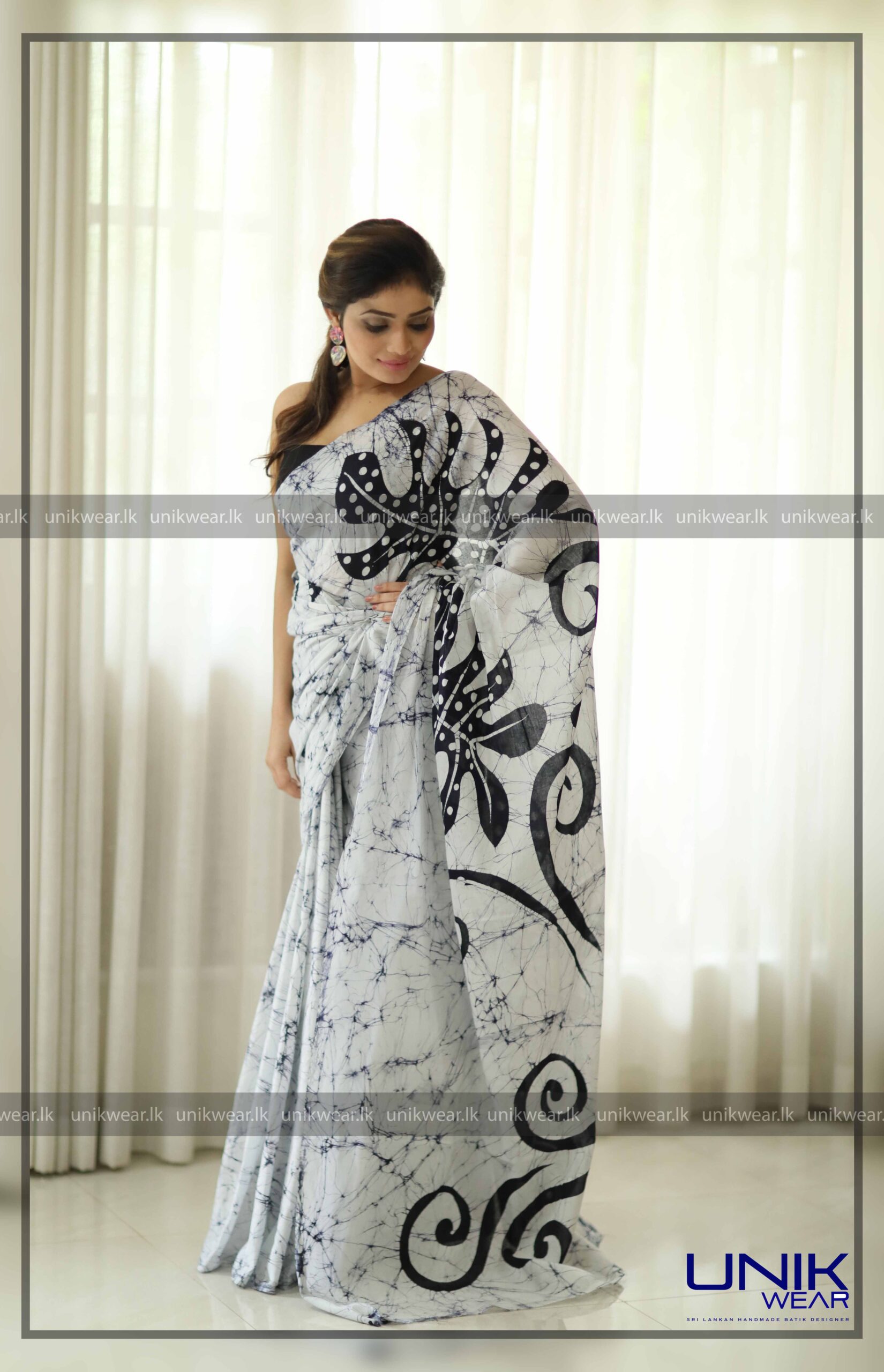 BLACK & WHITE SRI LANKAN HANDMADE COTTON BATIK SAREE 2109 - UnikWear.lk