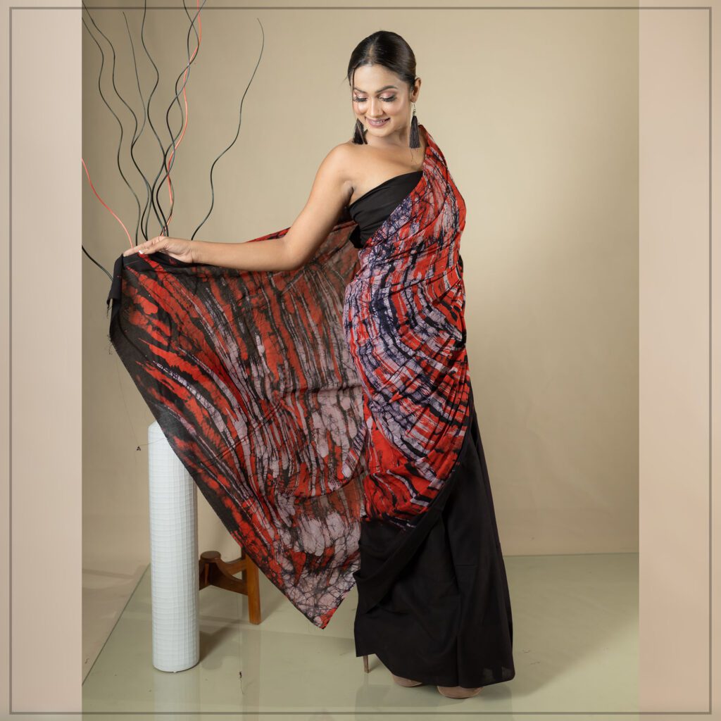 BLACK AND RED COLOR SRI LANKAN HANDMADE MODERN COTTON BATIK SAREE E017 - UnikWear.lk