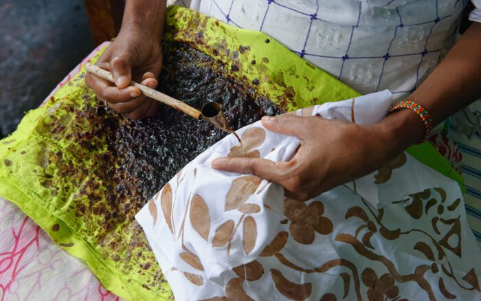 Exploring the Majestic Beauty of Sri Lankan Batik: A Journey into ...