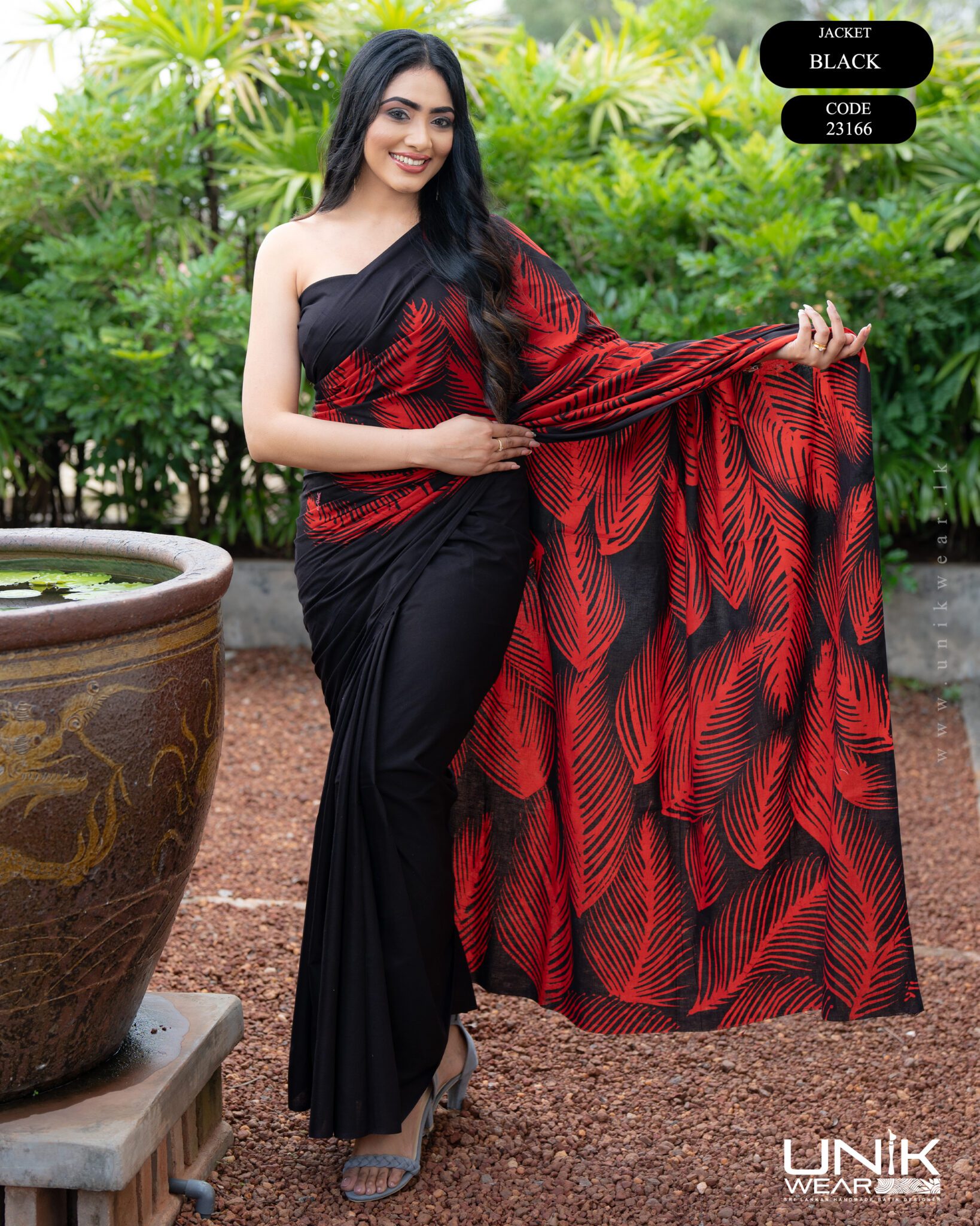 Modern Handcrafted Batik Saree 23166 - UnikWear.lk